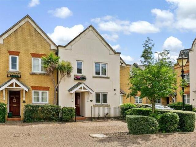 3 Bedroom House Londres Greater London LS99926313