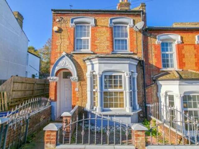 3 Bedroom House Londres Greater London LS99952278