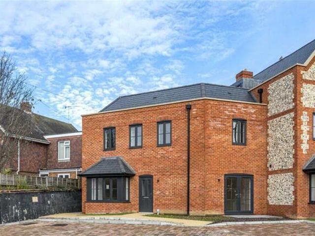 3 Bedroom House Lancing West Sussex LS99380863