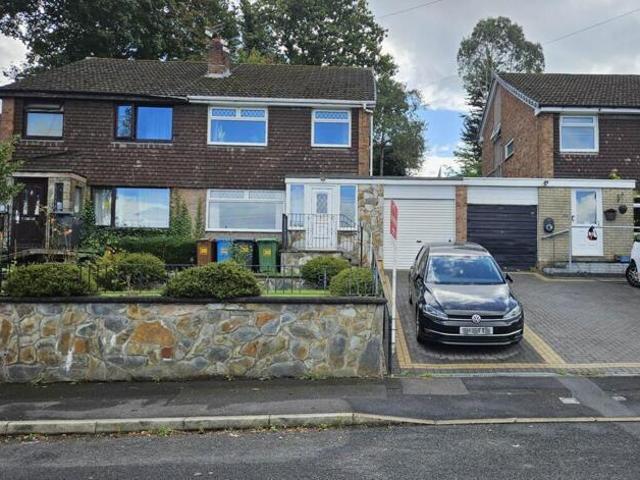 3 Bedroom House Lancs Oldham 98800805