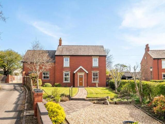 3 Bedroom House Lancs Lancashire 99571674