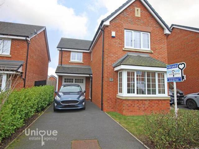 3 Bedroom House Lancs Lancashire 101891983