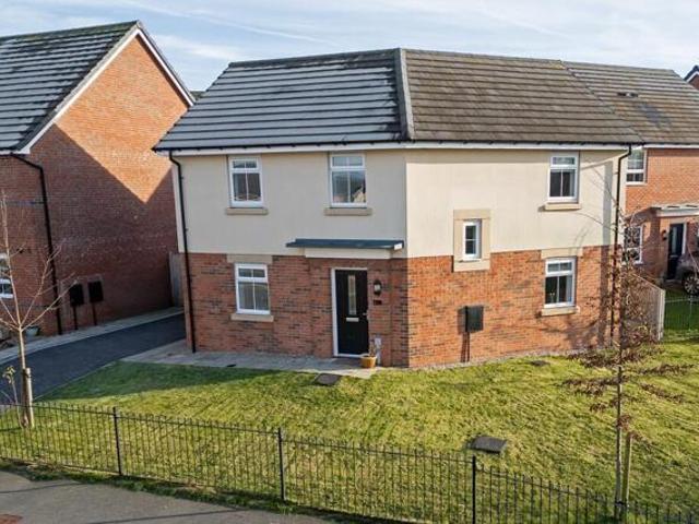 3 Bedroom House Lancs Lancashire LS99029312