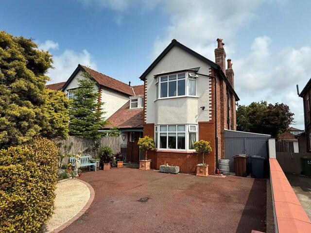 3 Bedroom House Lancs Sefton LS100398252