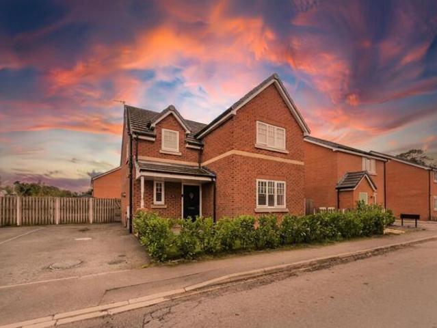 3 Bedroom House Lancs Sefton LS98612269