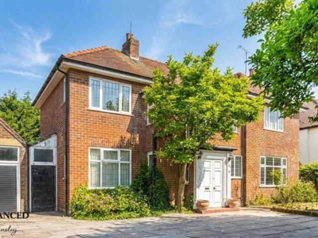3 Bedroom House Lancs Sefton 100398314