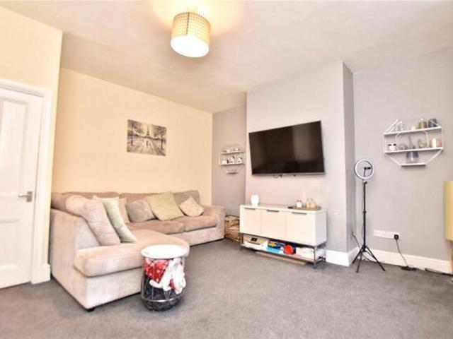 3 Bedroom House Lancs Rochdale 99029271