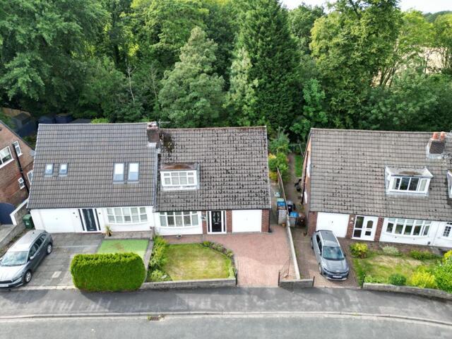 3 Bedroom House Lancs Wigan LS100426276