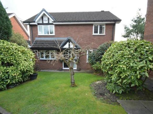 3 Bedroom House Lancs Tameside 100398602