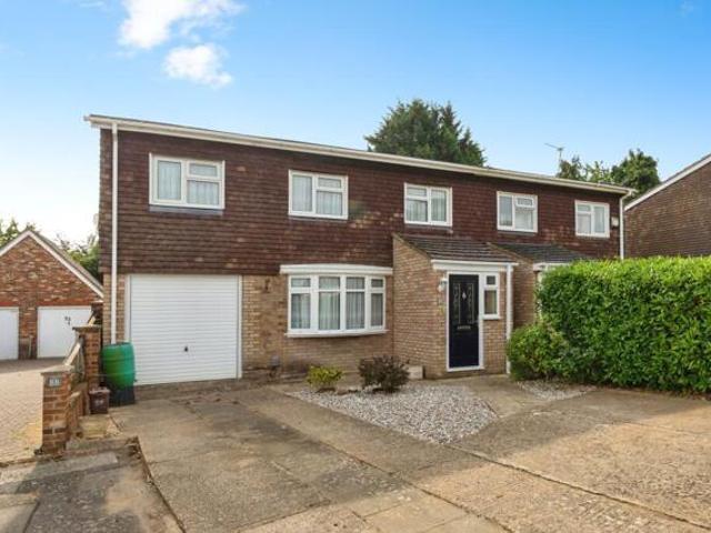 3 Bedroom House Letchworth Hertfordshire 101996044