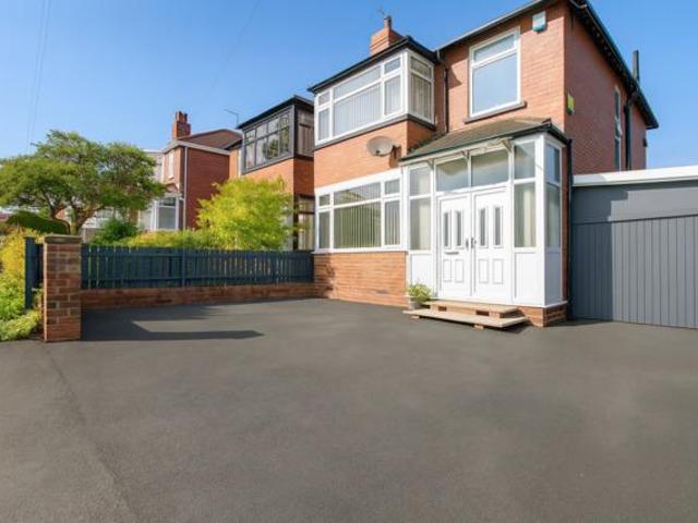 3 Bedroom House Leeds Leeds LS98864438