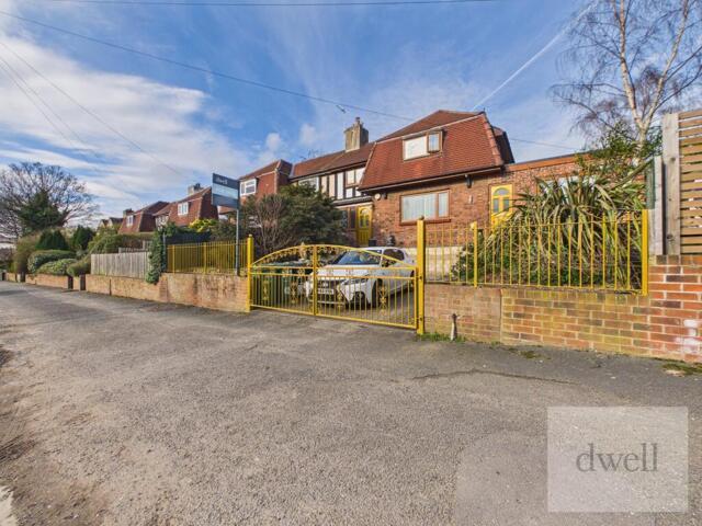 3 Bedroom House Leeds Leeds LS100456708