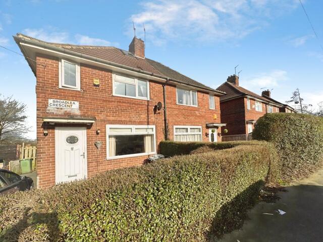 3 Bedroom House Leeds Leeds LS100132666