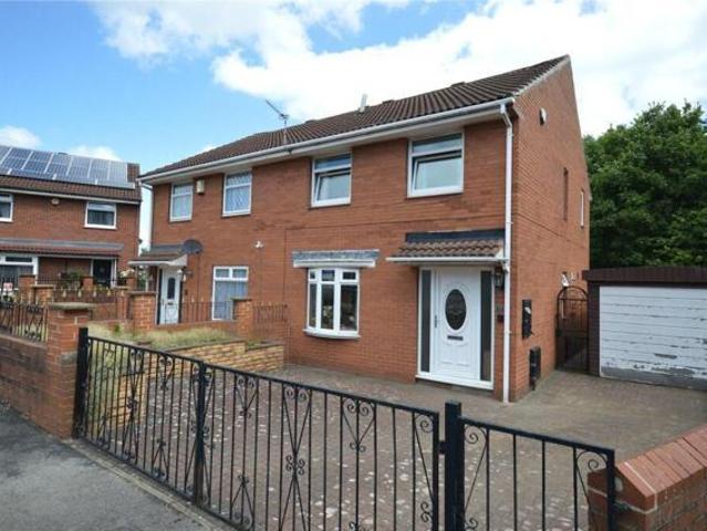 3 Bedroom House Leeds West Yorkshire 98503942