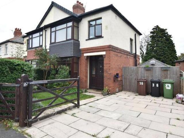 3 Bedroom House Leeds West Yorkshire LS100132208