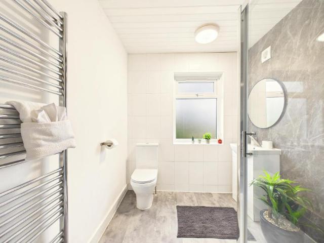 3 Bedroom House Leicester Leicester 100991004