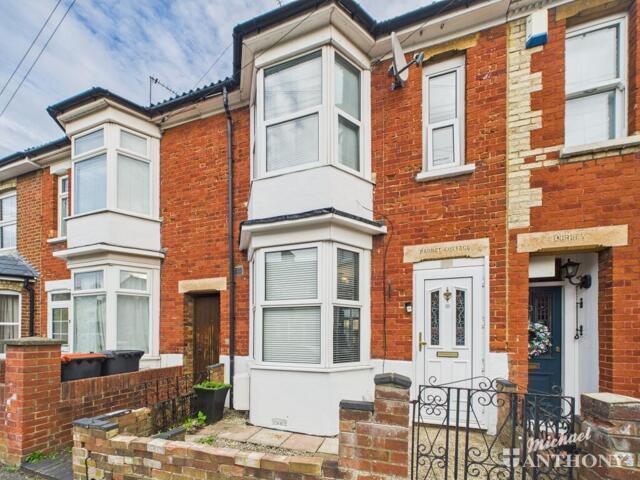 3 Bedroom House Leighton Buzzard Bedfordshire LS98335757