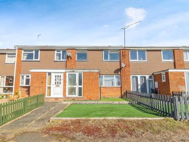 3 Bedroom House Leighton Buzzard Central Bedfordshire 98930260