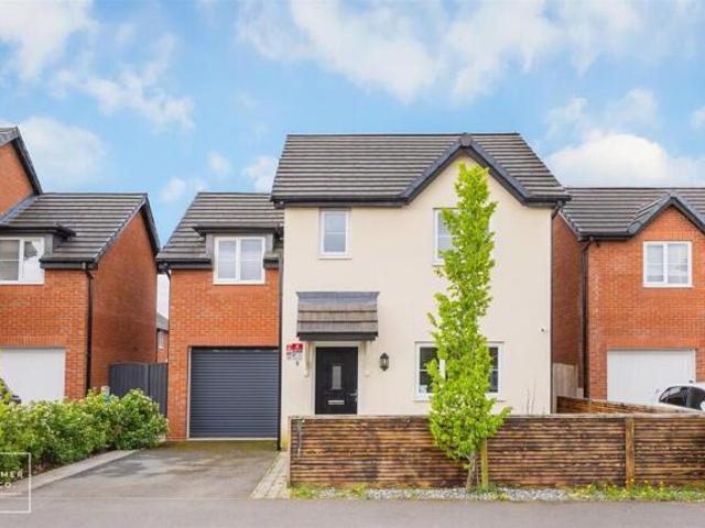 3 Bedroom House Leigh Wigan 101931444