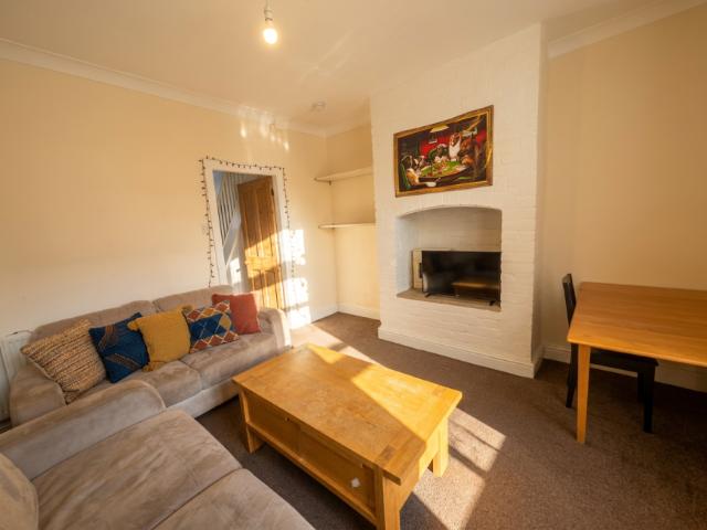 3 Bedroom House Lenton East Midlands LS102204385