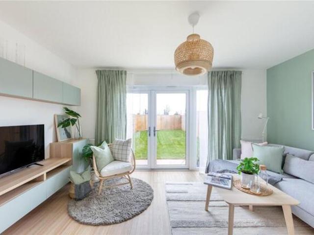 3 Bedroom House Littlehampton West Sussex 99835037