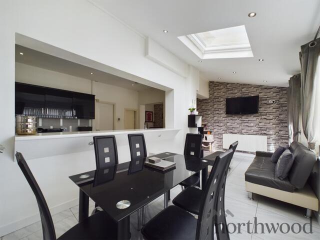 3 Bedroom House Liverpool Liverpool LS98834340