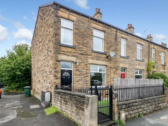 3 Bedroom House Liversedge Kirklees LS99895326