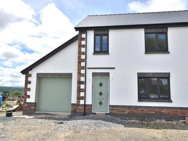 3 Bedroom House Llyn Y Fran Road Llyn Y Fran Road 99092581