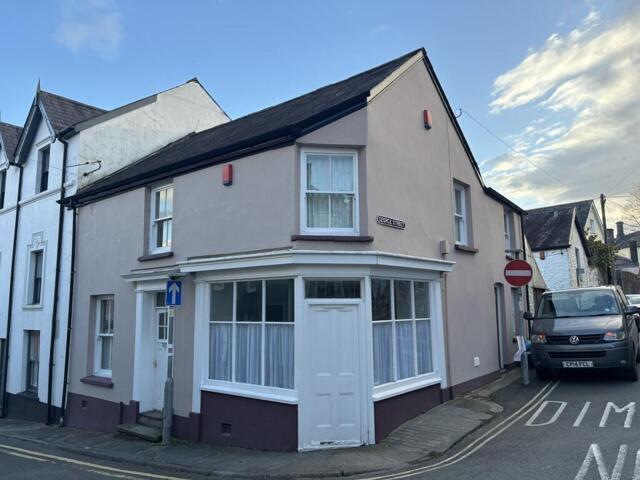 3 Bedroom House Llandeilo Carmarthenshire 99808654