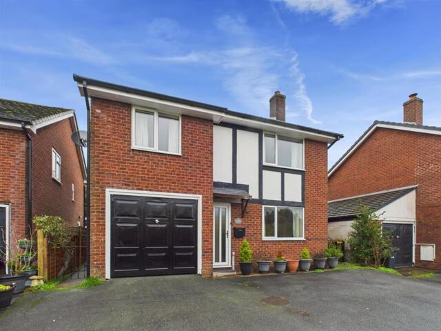 3 Bedroom House Llanfair Caereinion Llanfair Caereinion LS99641778