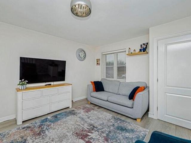 3 Bedroom House Llanharan Llanharan 100132302