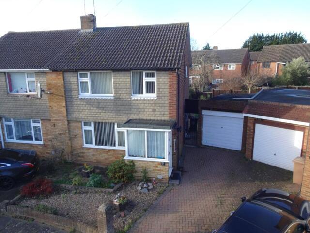 3 Bedroom House Luton Luton LS98377618