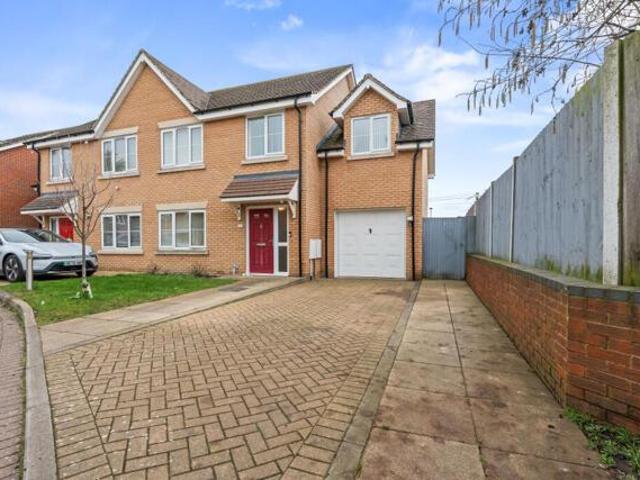 3 Bedroom House Luton Luton LS99437244