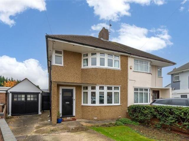 3 Bedroom House Luton Luton LS100456469