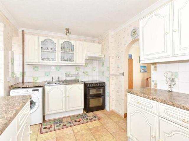 3 Bedroom House Lydd Kent 100540890