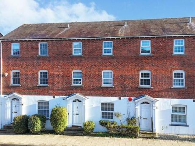 3 Bedroom House Lymington Hampshire 98765906