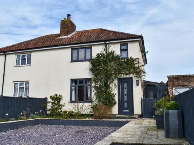 3 Bedroom House Lymington Hampshire LS100786690