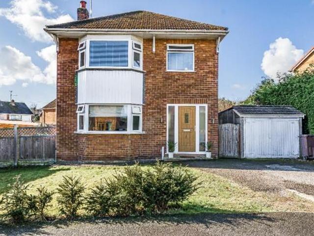 3 Bedroom House Mold Flintshire 98930277