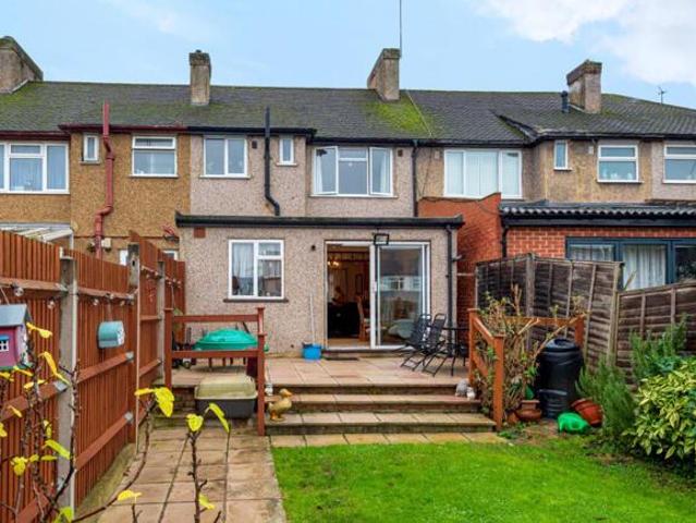 3 Bedroom House Morden Greater London LS101675842