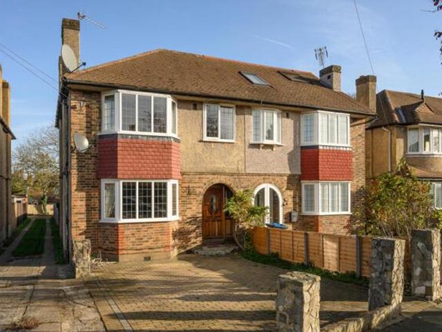 3 Bedroom House Morden Greater London LS99161962
