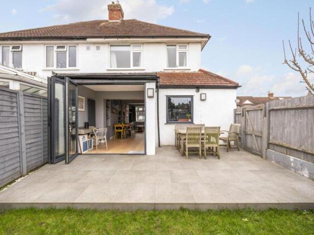 3 Bedroom House Morden Greater London 99840534