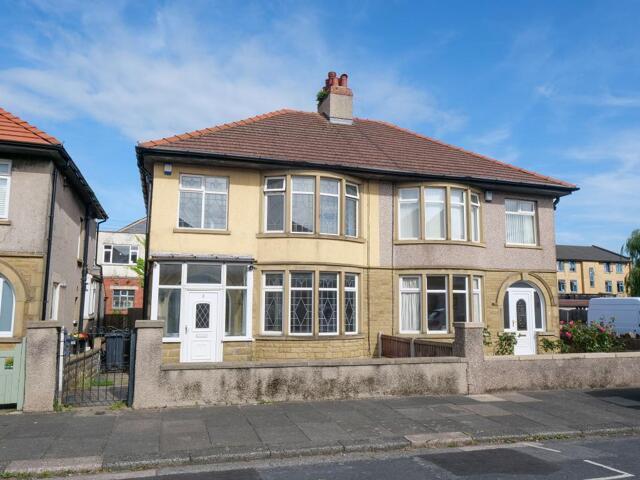 3 Bedroom House Morecambe Lancashire 98612393