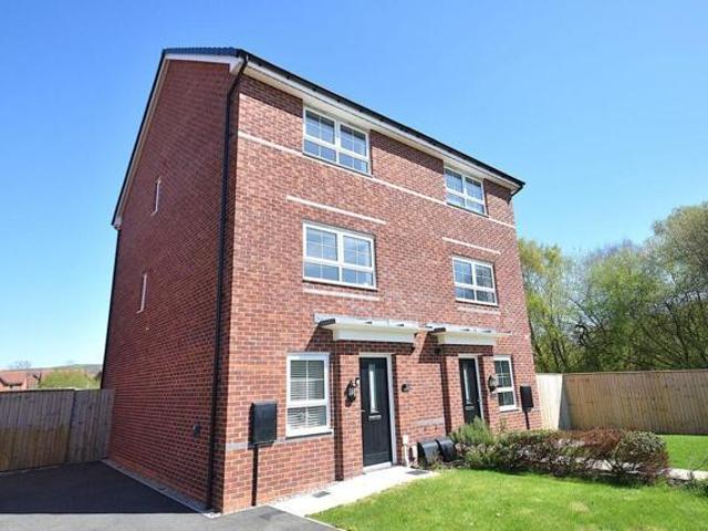 3 Bedroom House Macclesfield Cheshire East 101996003