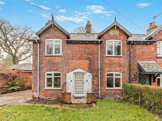 3 Bedroom House Macclesfield Cheshire LS98649316