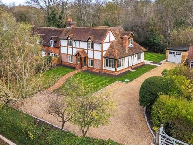 3 Bedroom House Maidenhead Windsor And Maidenhead LS99029478