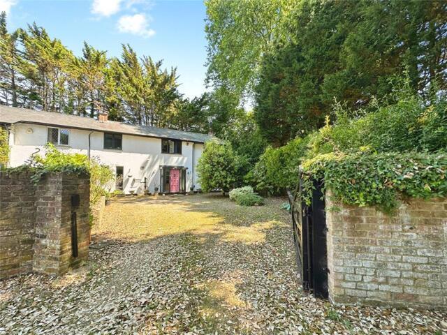 3 Bedroom House Maidenhead Windsor And Maidenhead 101676652