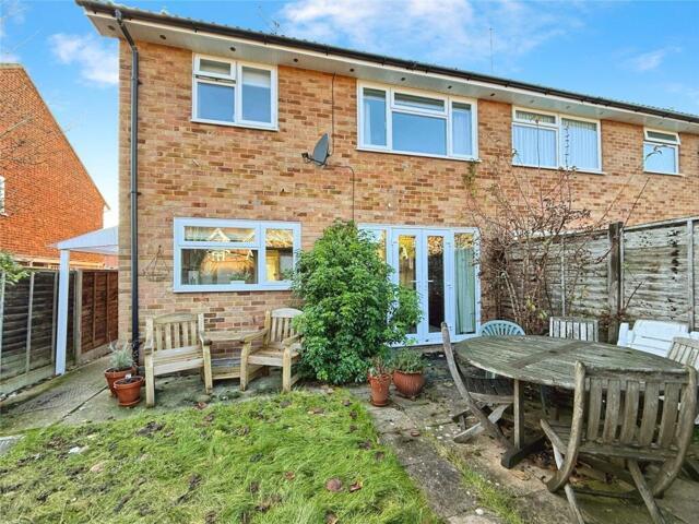 3 Bedroom House Maidenhead Windsor And Maidenhead 99092749