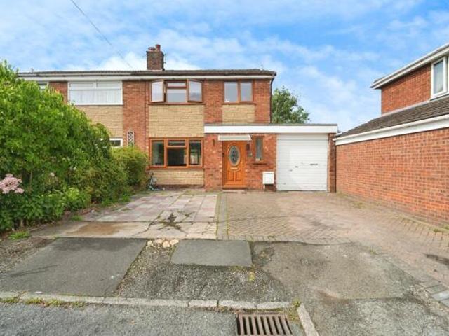 3 Bedroom House Manchester Bury 101379272