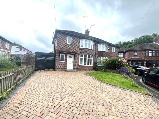 3 Bedroom House Manchester Greater Manchester LS100786761