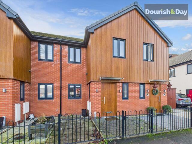 3 Bedroom House Market Drayton Shropshire 98204915